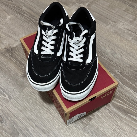 Vans | Shoes | Vans Mens Brooklyn Ls Classic Black And White Sneakers ...